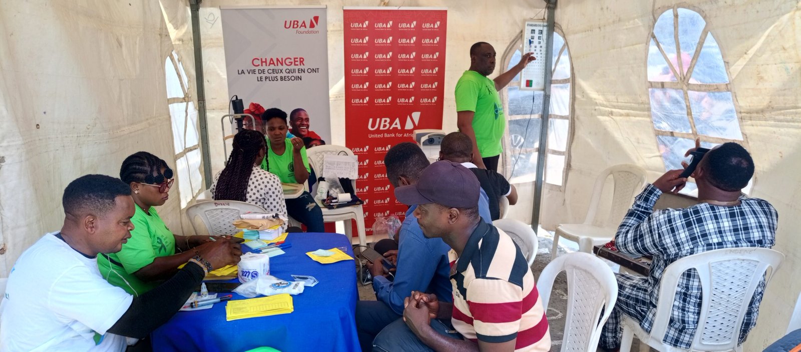 Politique RSE : UBA Cameroon et Acha Eye Hospital main dans la main ...